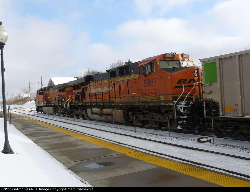 BNSF 5704